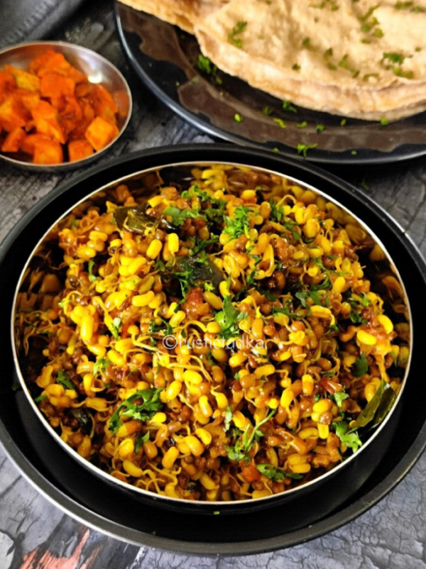 matki Chi usal | Dry Matki Sabzi For Tiffin | Sprouts Sabzi - Rustic Tadka